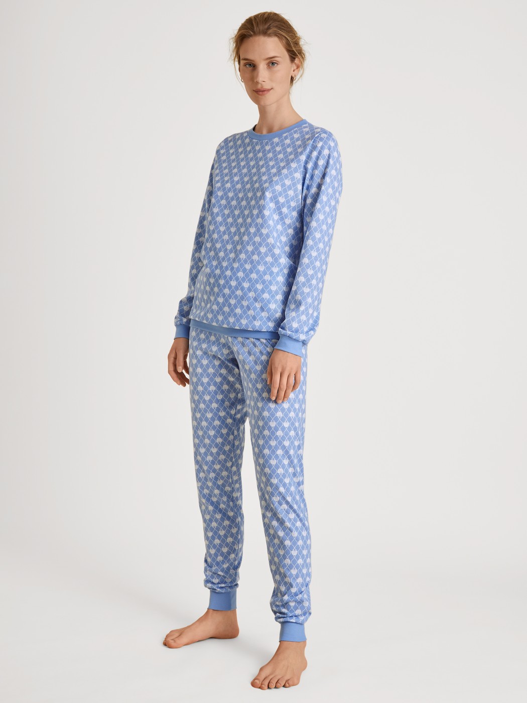 Cuffed pyjamas